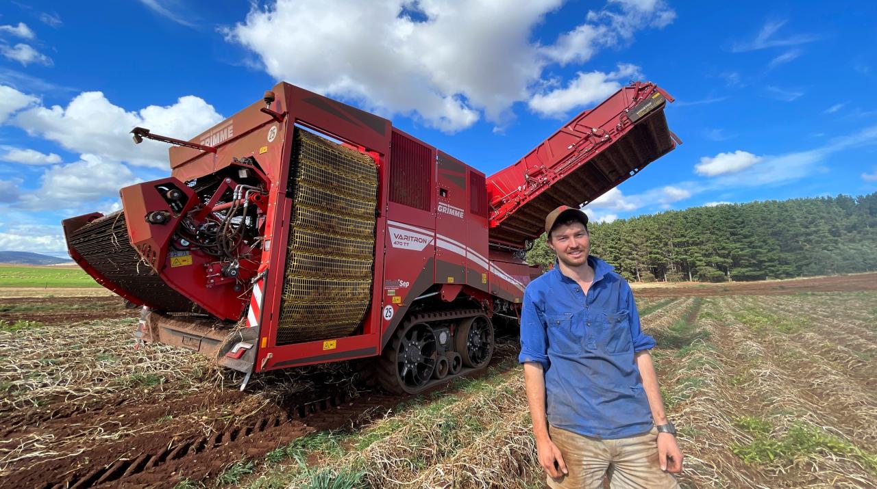 Dig this new potato harvester | Tasmanian Country Newspaper